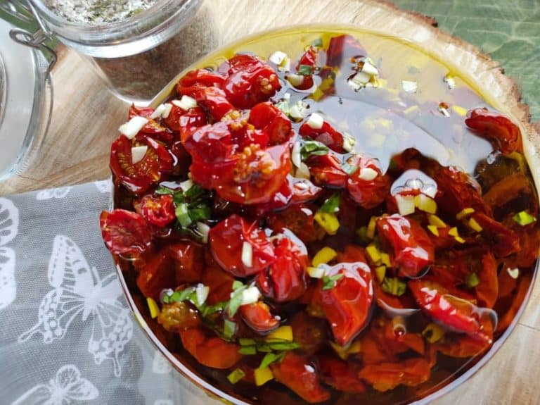 Sušená rajčata v troubě: účinky a recept na domácí výrobu