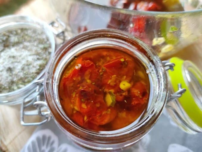 Sušená rajčata v troubě: účinky a recept na domácí výrobu